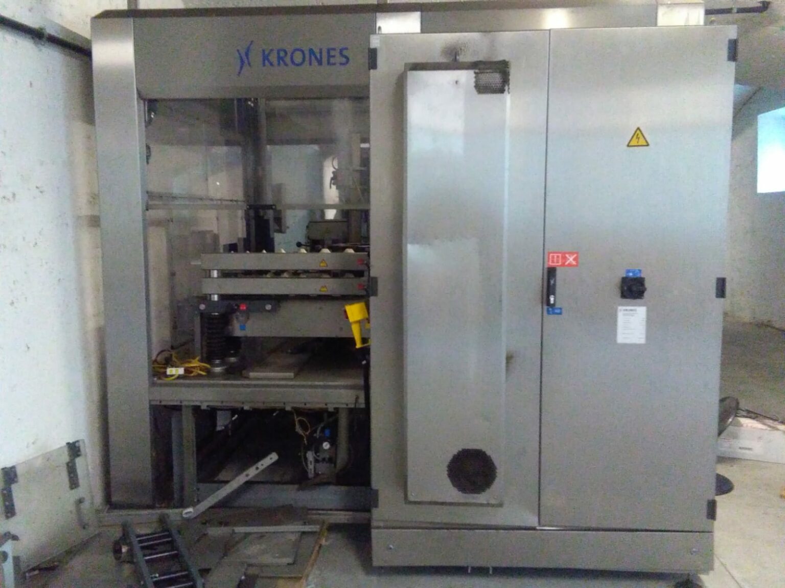 Krones Contiroll HS – Labeling Machine – YOM 2010 – 44,000 B/HR at 1.5 ...
